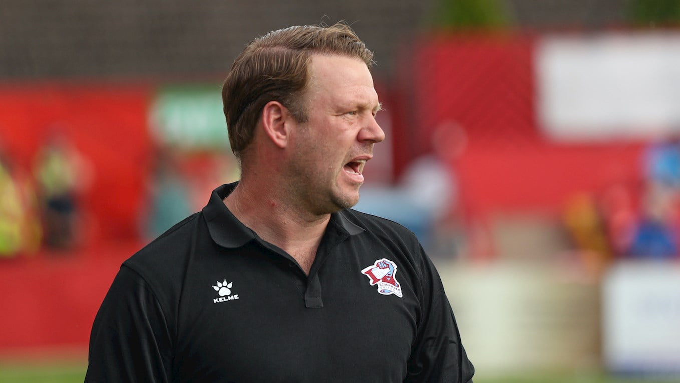 Jimmy Dean reflects on a battling performance with 10 men | Scunthorpe ...